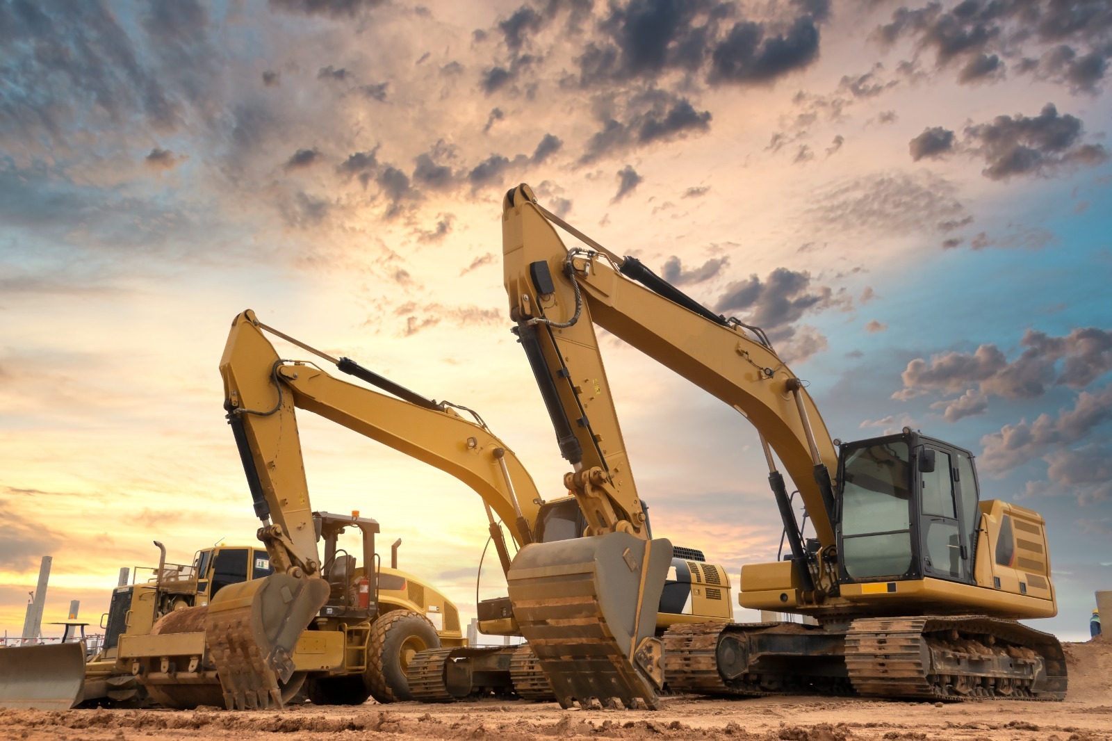 HEAVY MACHINERY INDUSTRY TO QATAR - Cargomax International Inc.